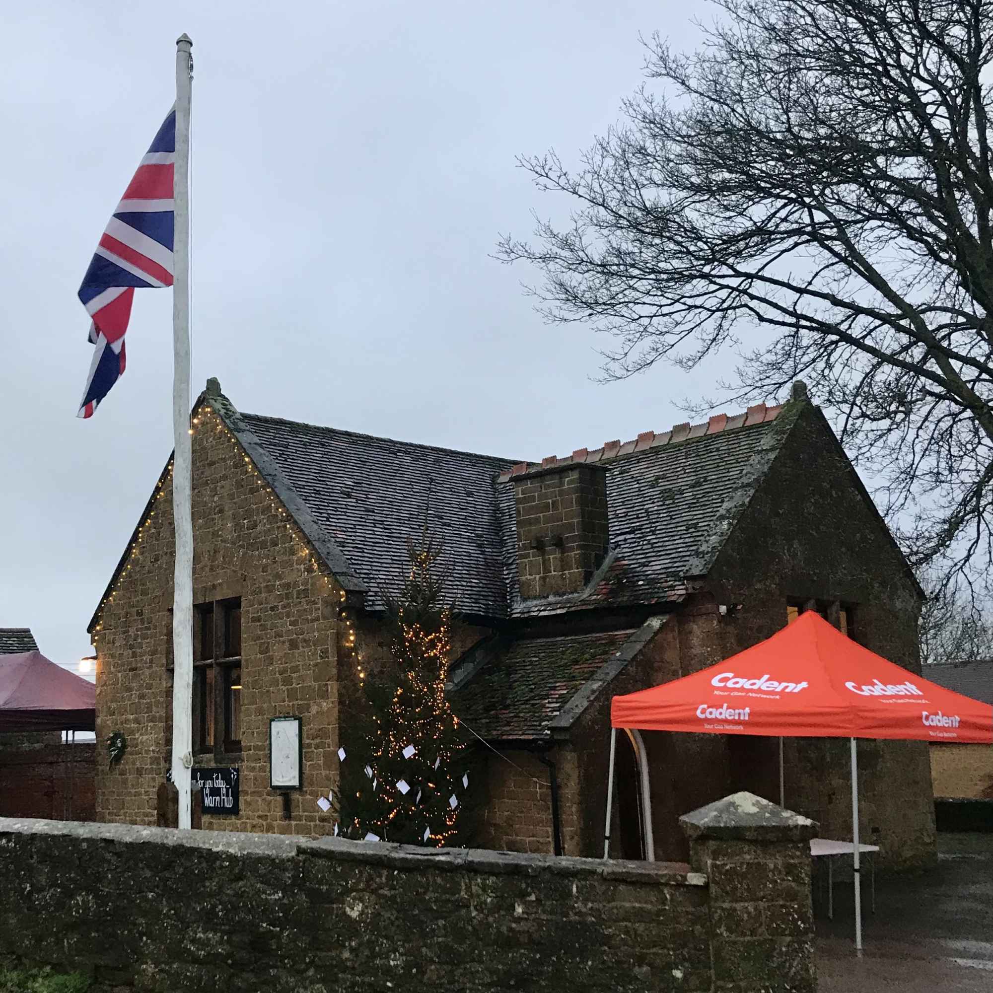 Shotteswell Warm Hub delivers Christmas cheer to community - WRCC